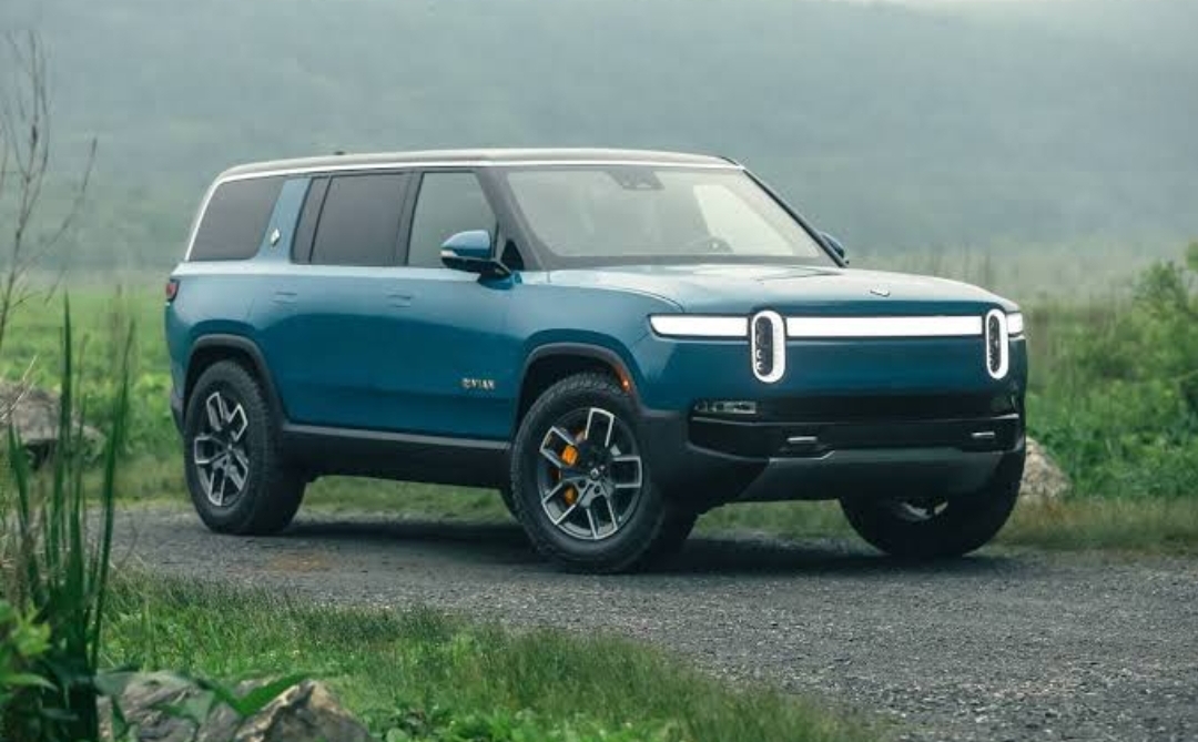 Top Advantages of Opting for a Pre-Owned Rivian R1S - English Saga